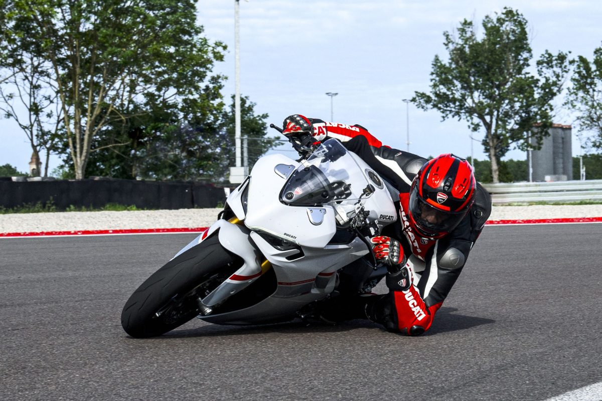 Ducati Supersport 950 S 2025 Review | Seastar Superbikes